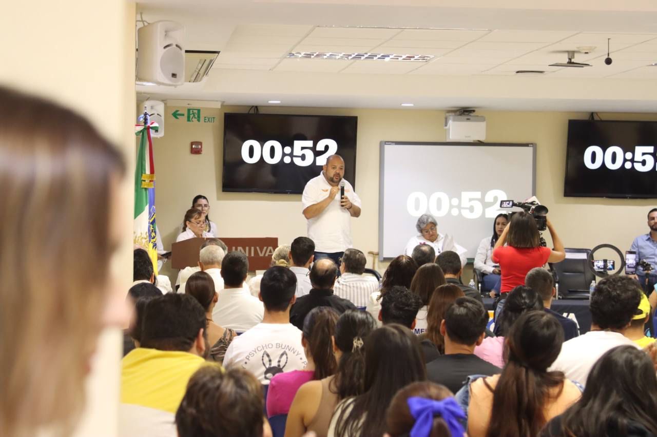 Ramón Guerrero presentó sus propuestas a los universitarios | Vive ...